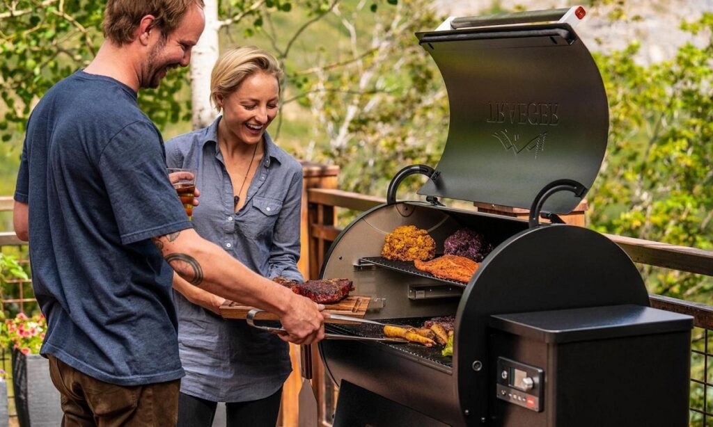 4 Types of Outdoor Smokers and How to Choose the Right One | Compare ...